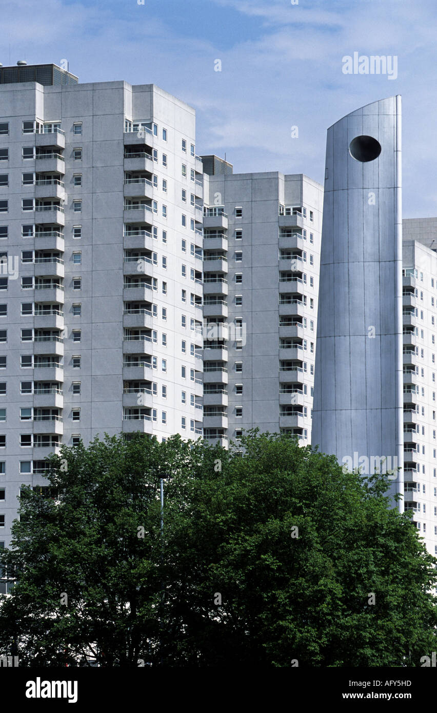 High rise buildings modern residential hi-res stock photography and ...
