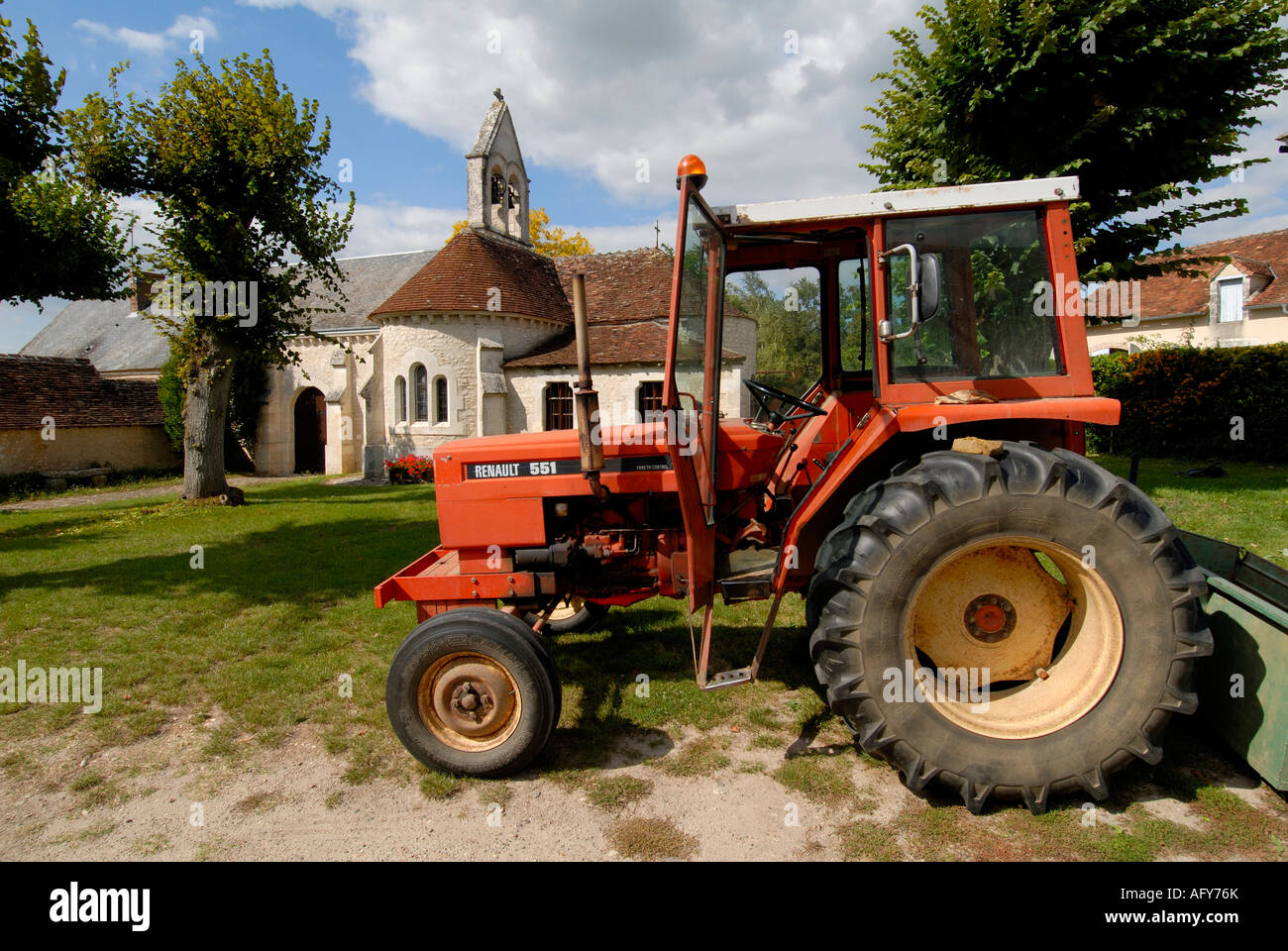 Renault tractor hi-res stock photography and images - Alamy