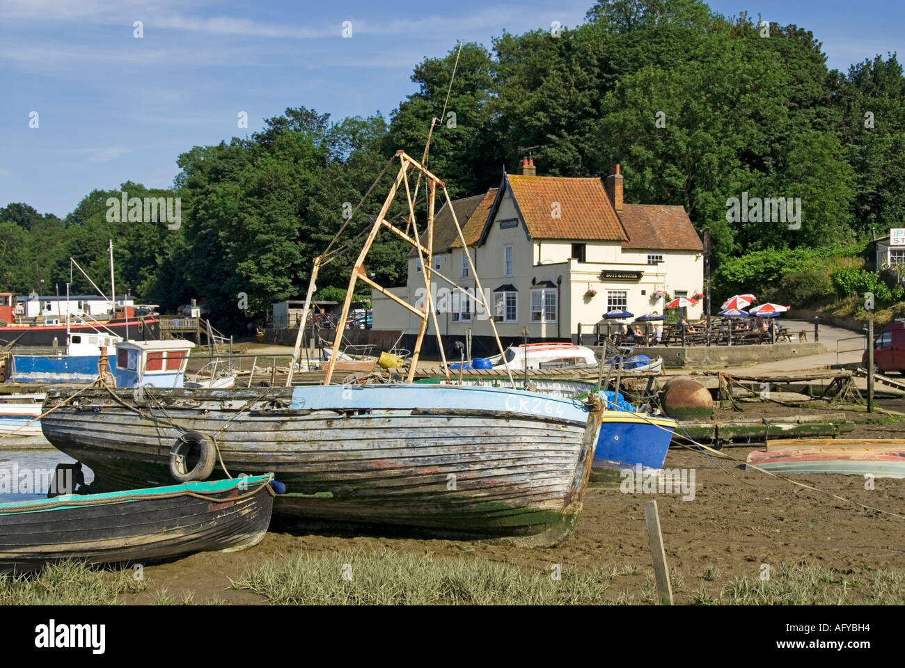 Butt and Oyster Inn at Pin Mill Chelmondiston beside the River Orwell ...