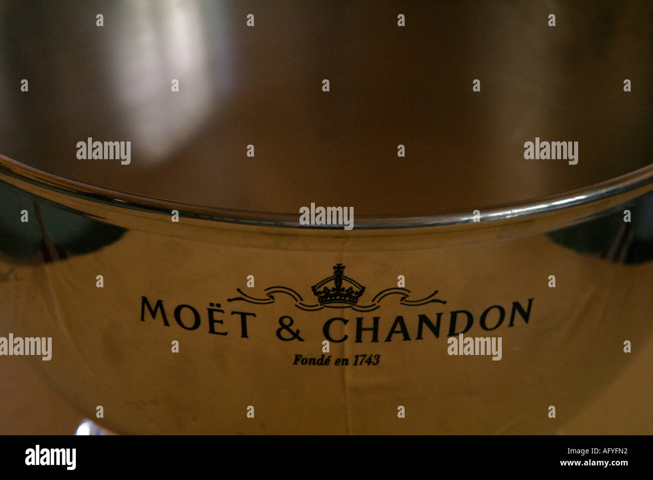 Stock photograph of a Moet et Chandon Champagne Bucket Stock Photo - Alamy