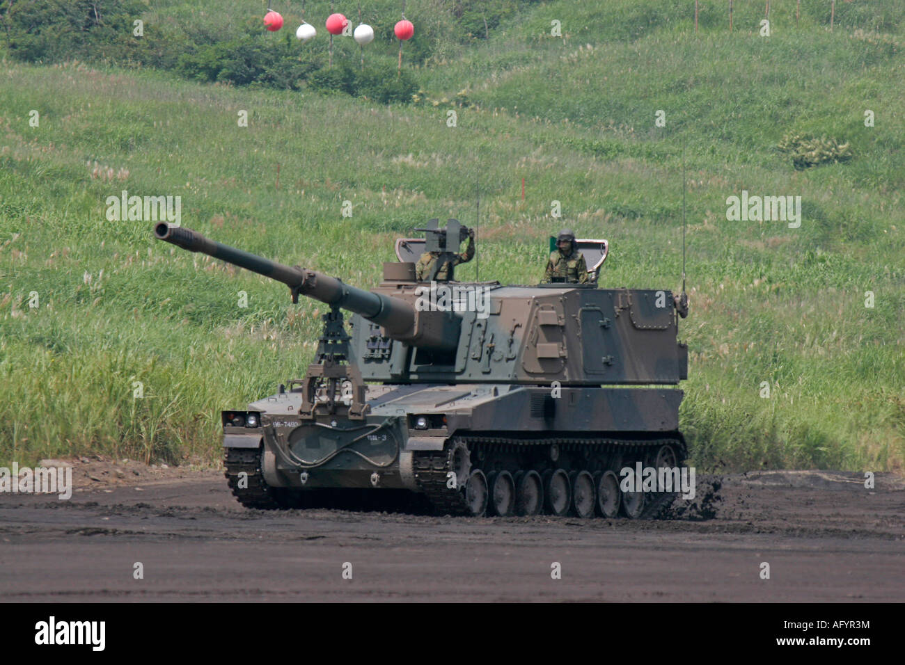 155mm artillery gun hi-res stock photography and images - Alamy