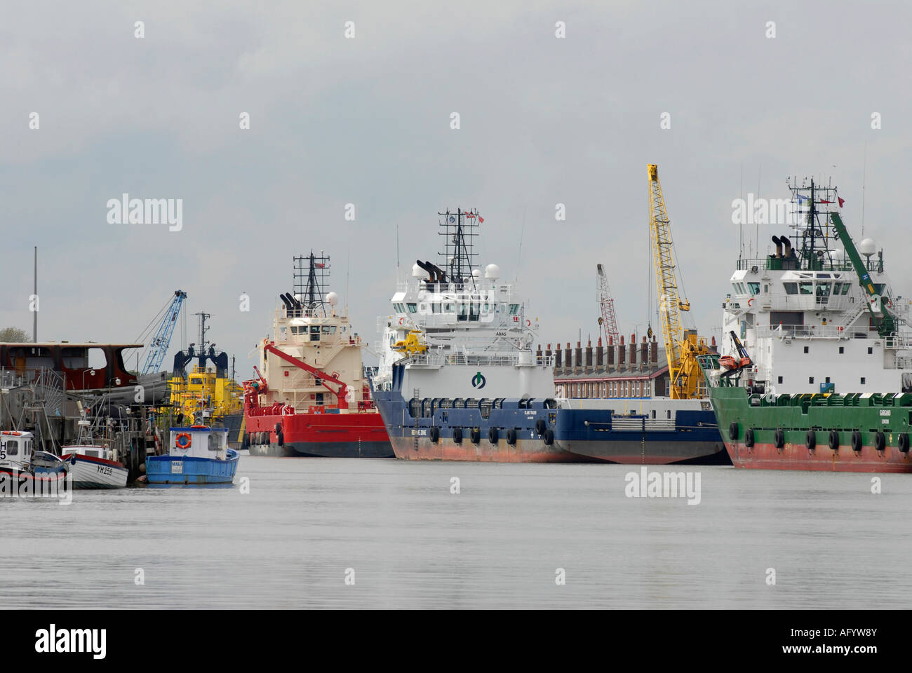 Ships moored on South Quay Great Yarmouth docks Norfolk UK Stock Photo ...