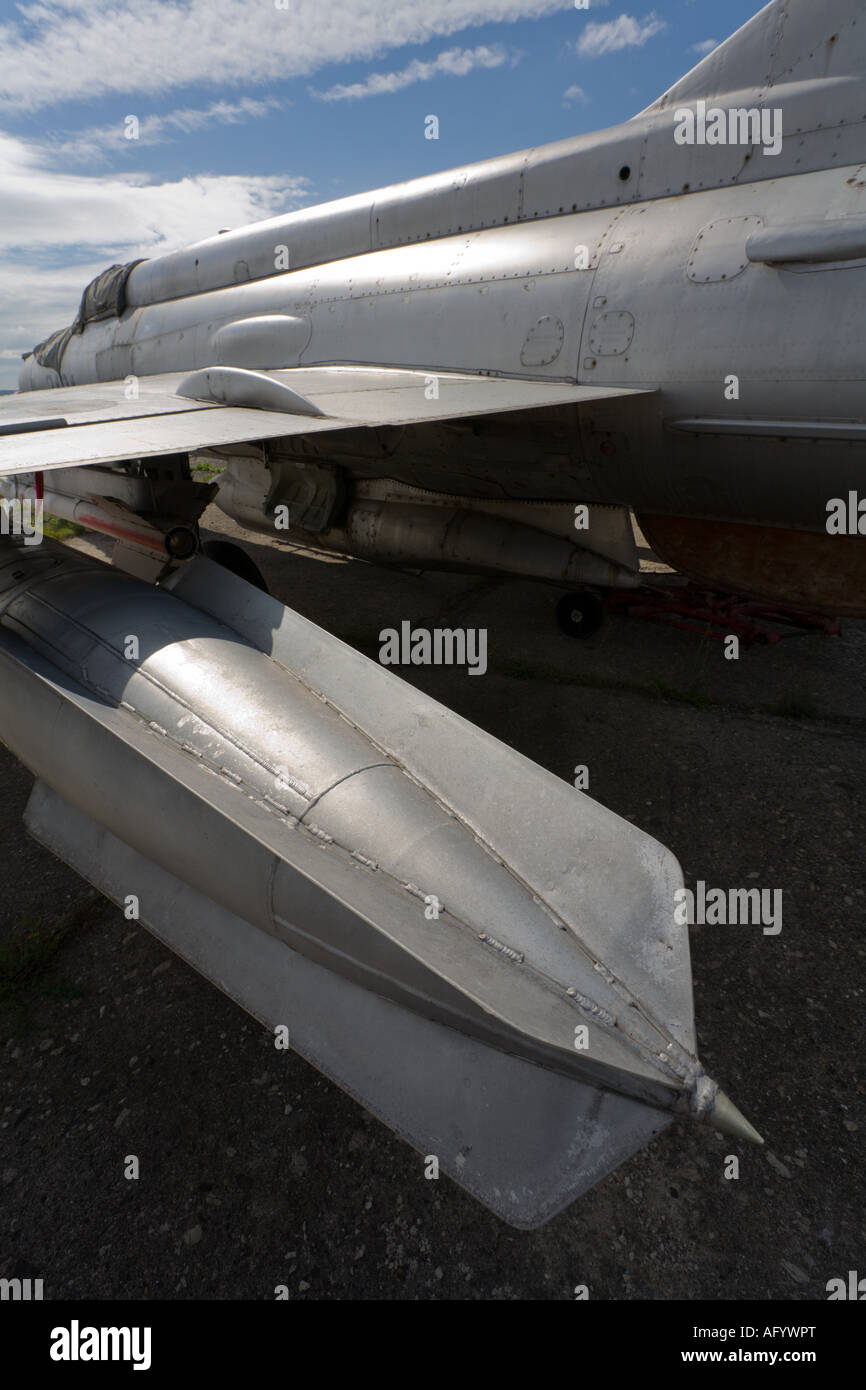 Underwing tank hi-res stock photography and images - Alamy