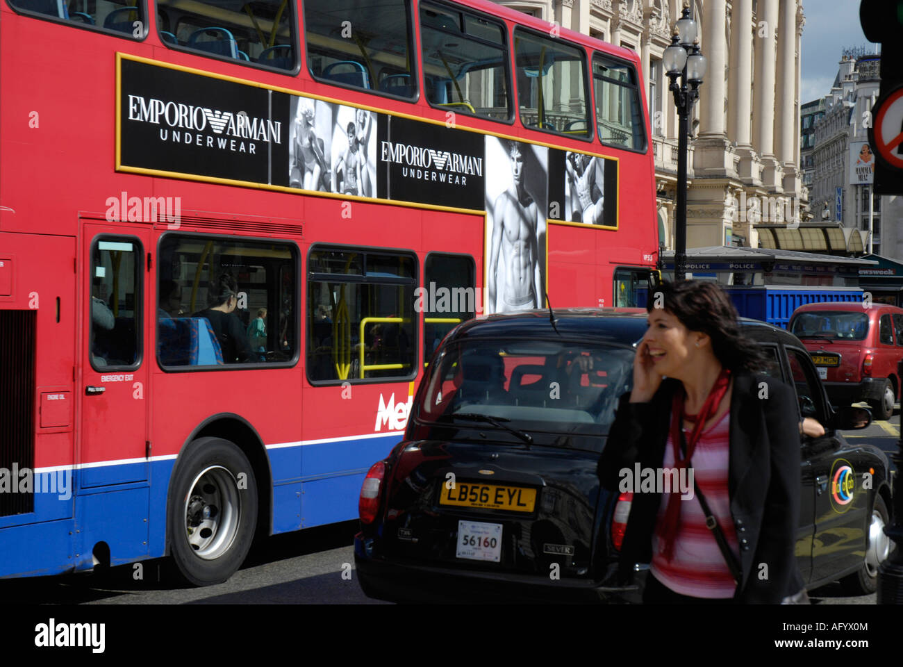 Foreground london taxi cab hi-res stock photography and images - Alamy