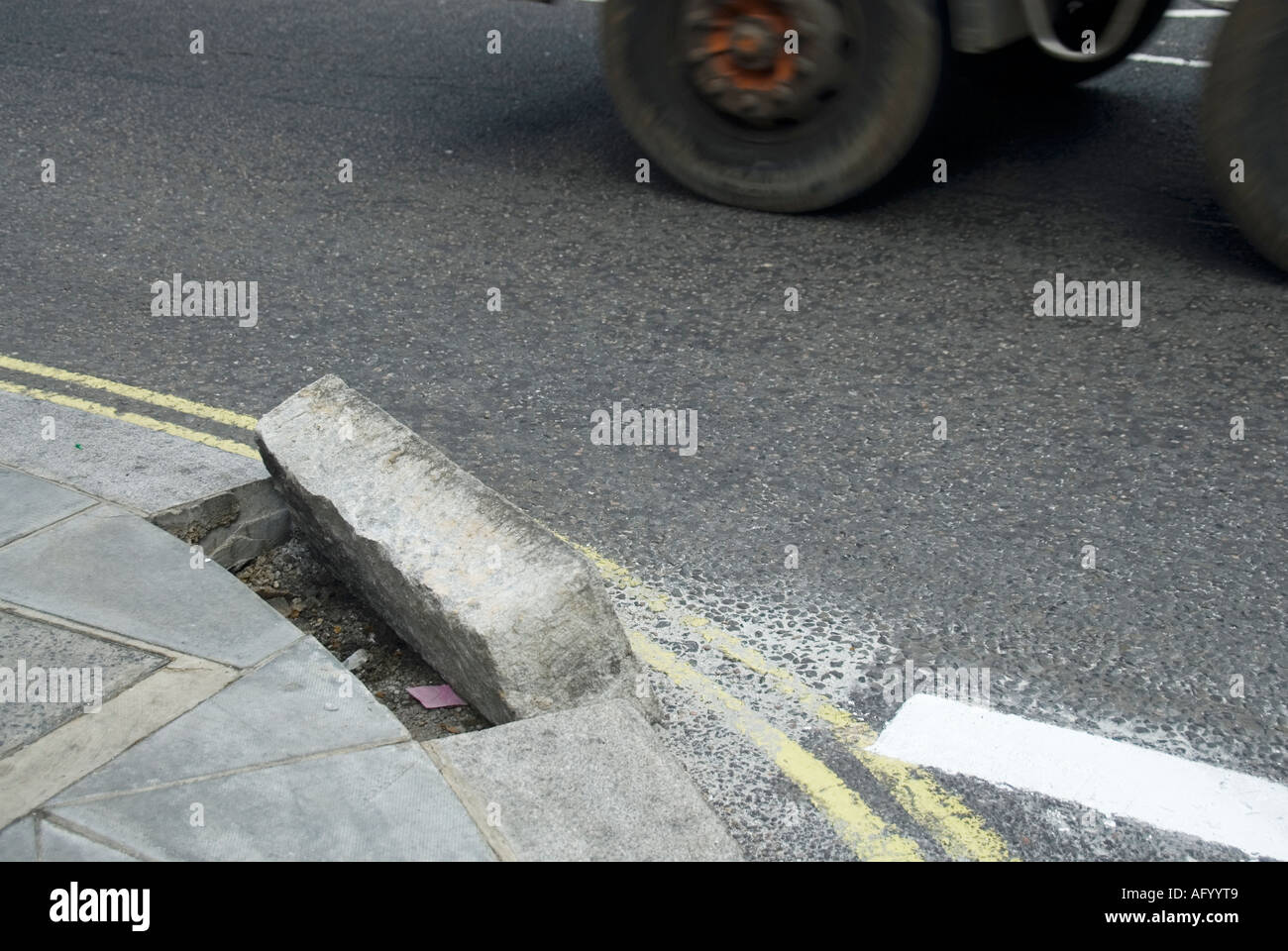 Kerb damage hi-res stock photography and images - Alamy