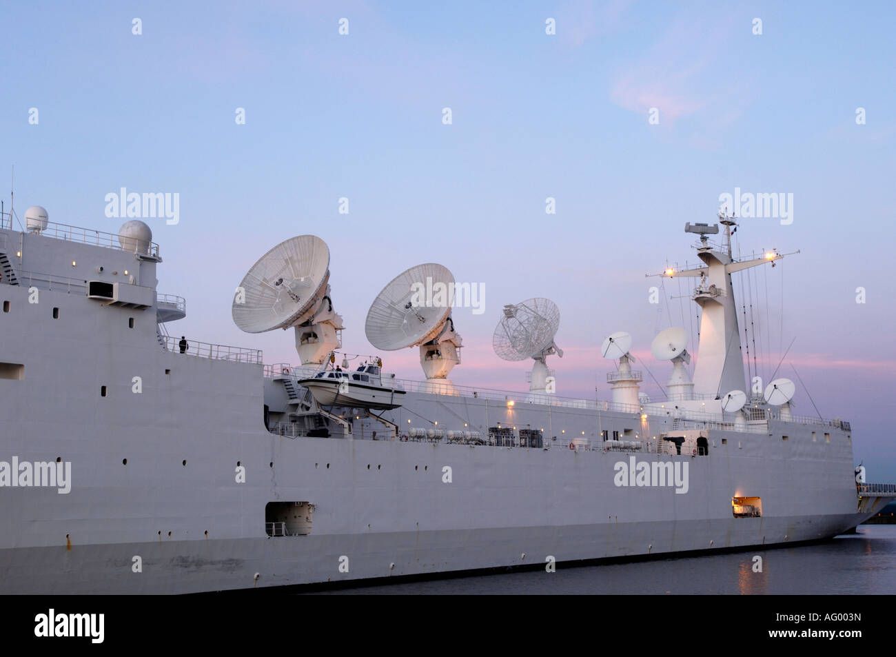 Radar ship hi-res stock photography and images - Alamy