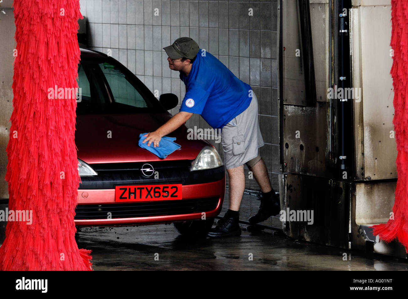 Serviced wash hi-res stock photography and images - Alamy