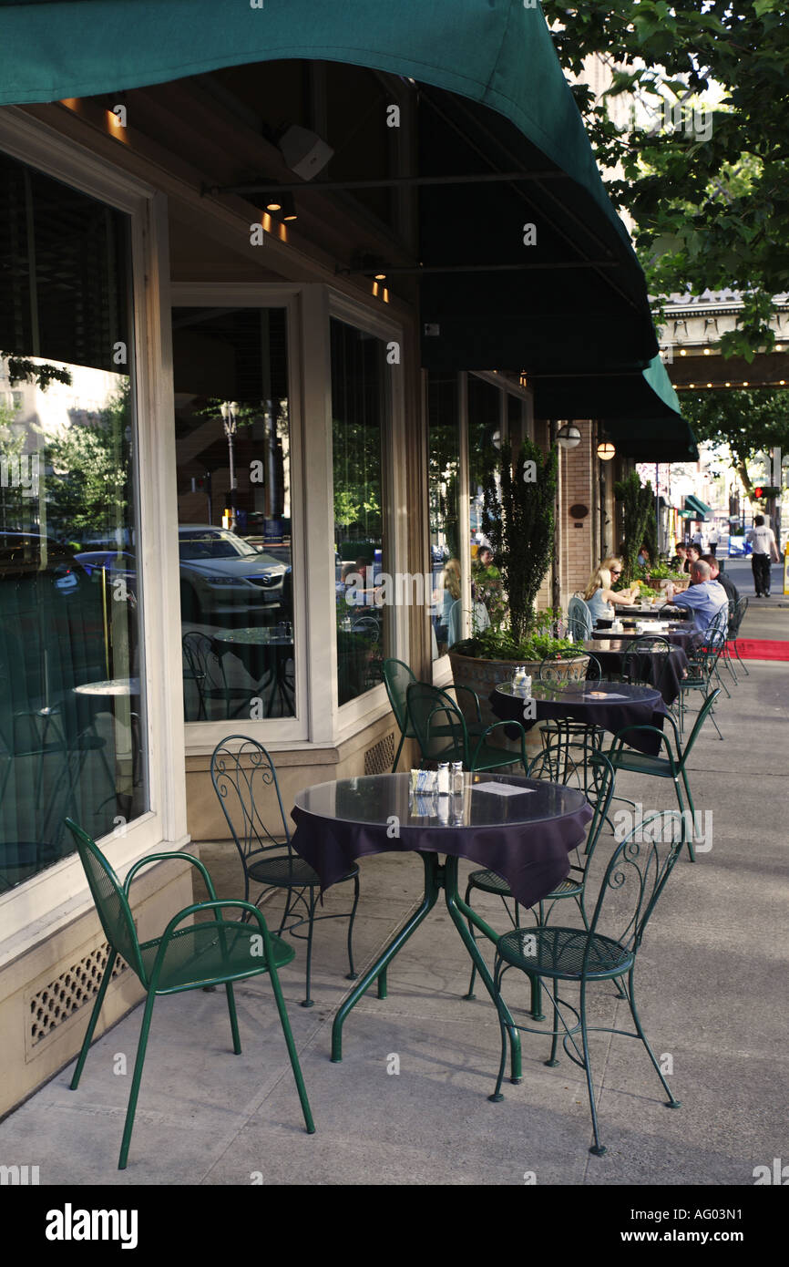 Portland oregon us cafe hi-res stock photography and images - Alamy