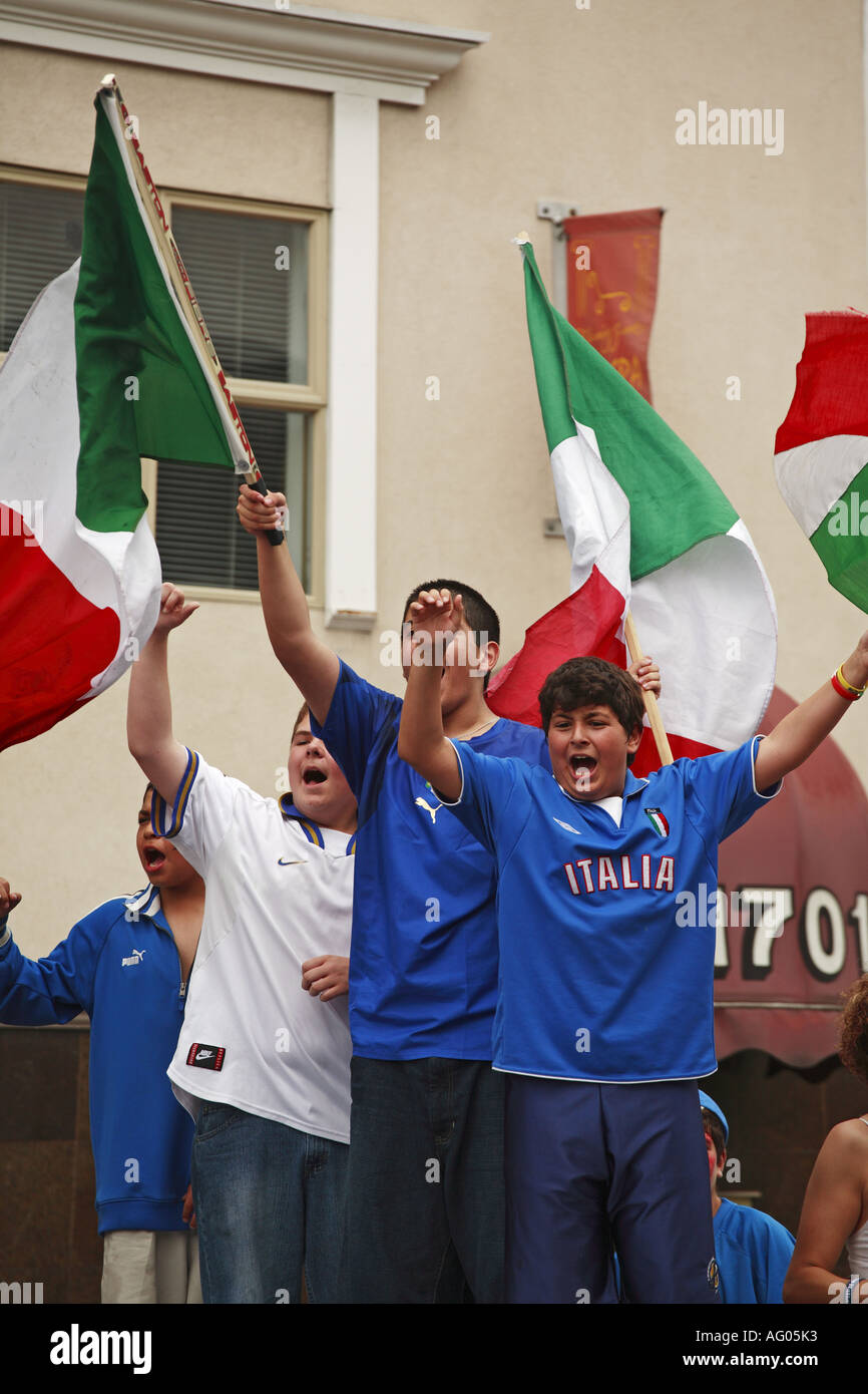 Soccer fans celebration hi-res stock photography and images - Alamy