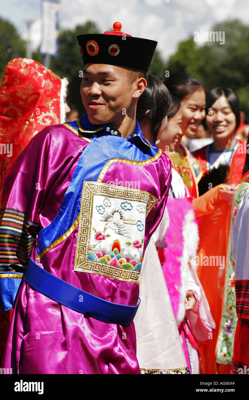 Chinese man wearing traditional clothing Stock Photo - Alamy