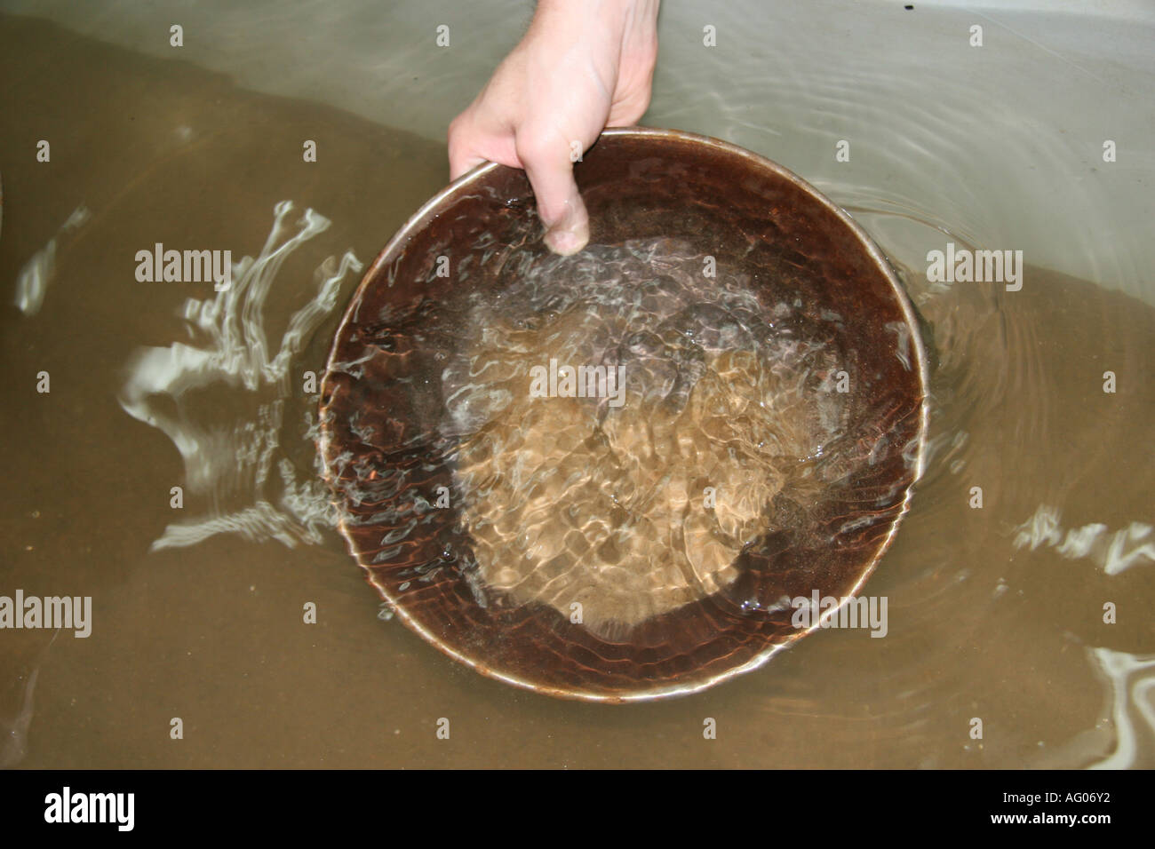 Gold panning hi-res stock photography and images - Alamy