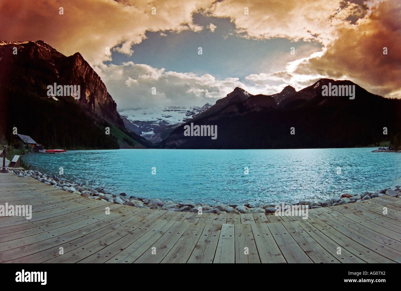 Lake louise panorama sunset hi-res stock photography and images - Alamy