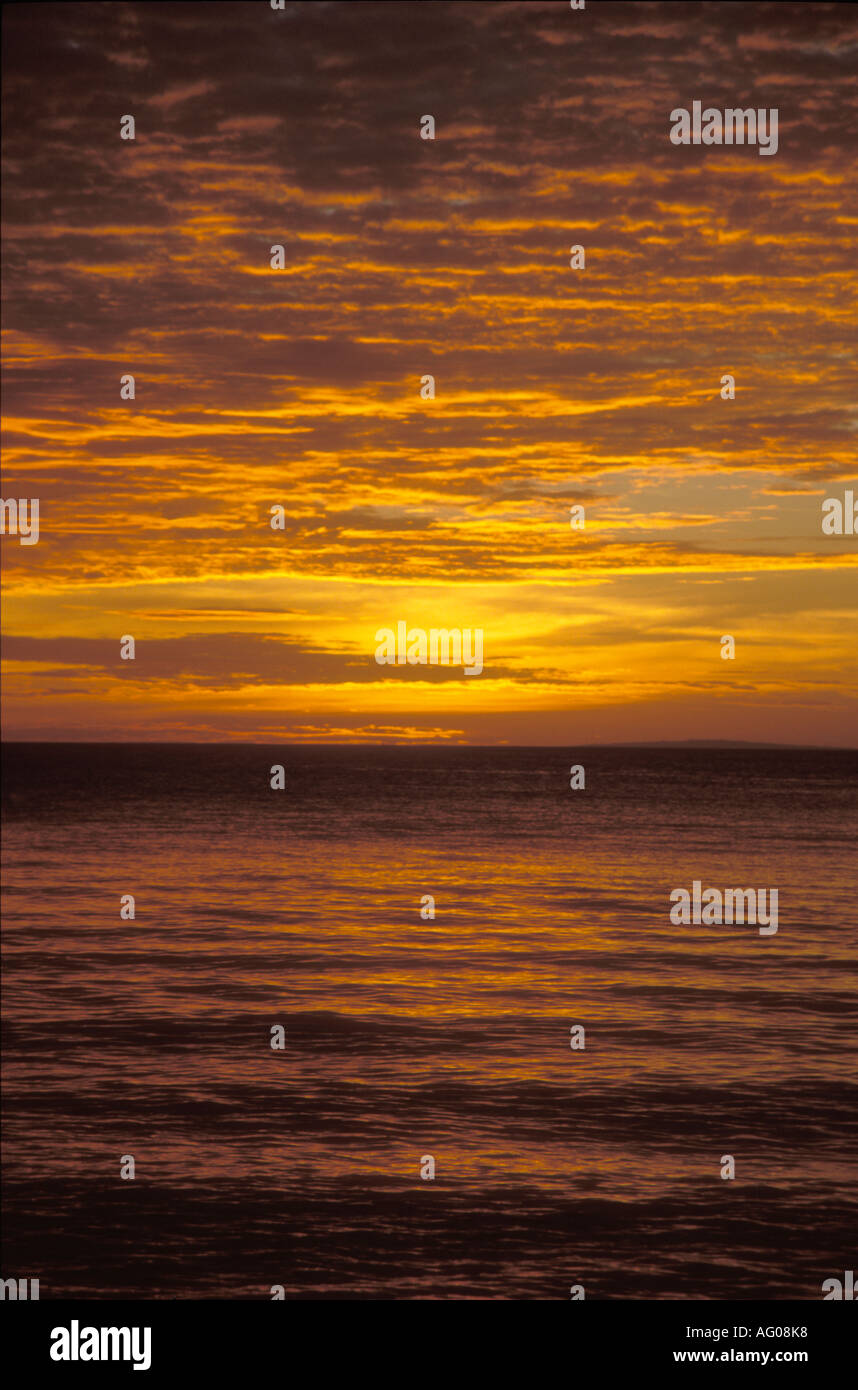 Golden colour of sunset hi-res stock photography and images - Alamy