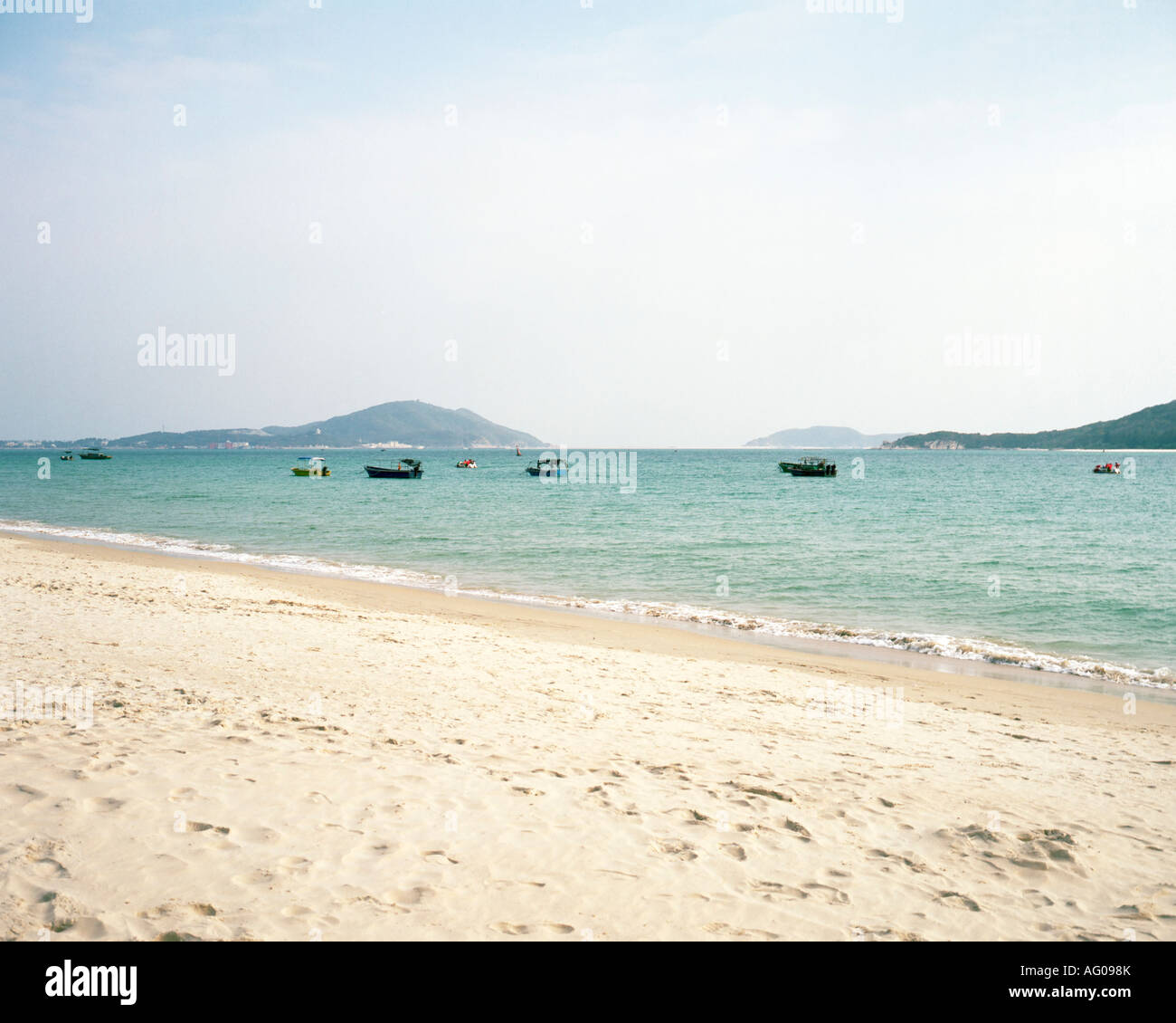 Yalong bay hi-res stock photography and images - Alamy