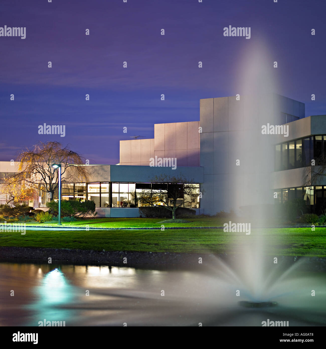 The office building at night Stock Photo - Alamy