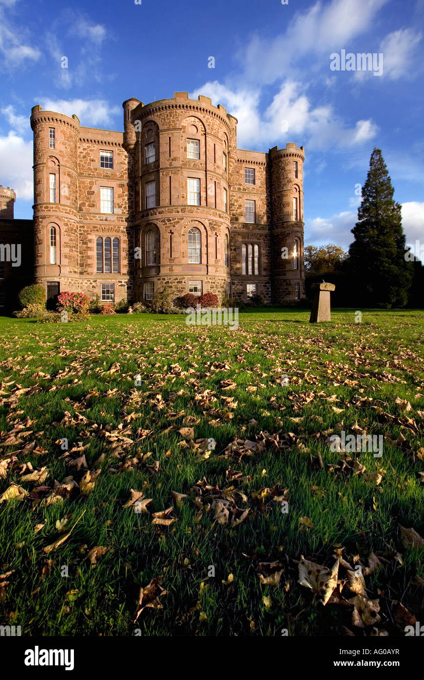 Scottish sundial hi-res stock photography and images - Alamy
