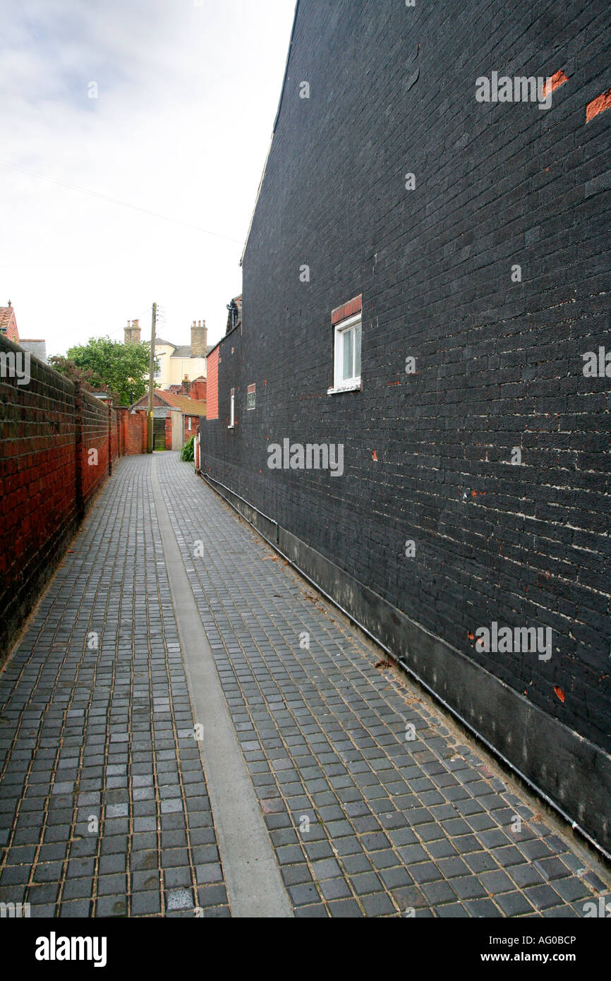Narrow victorian alley way hi-res stock photography and images - Alamy