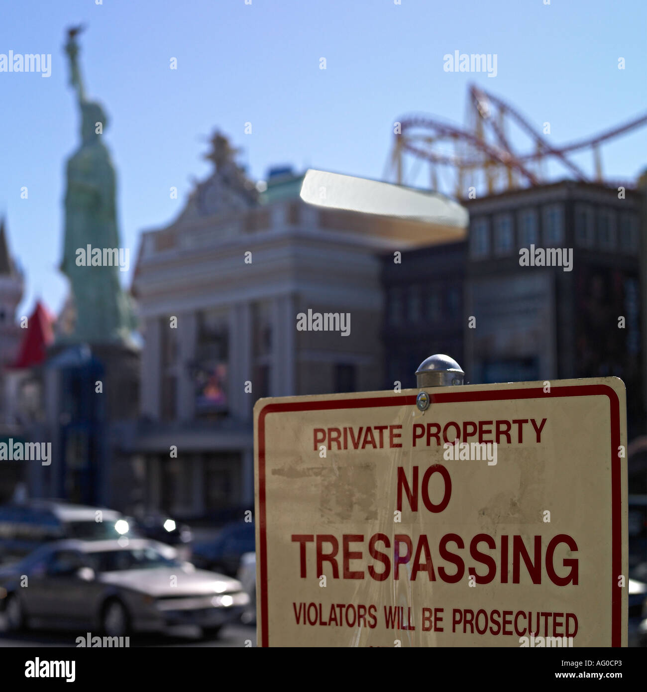 NO TRESPASSING sign in front of Statue of Liberty replica, Las Vegas ...