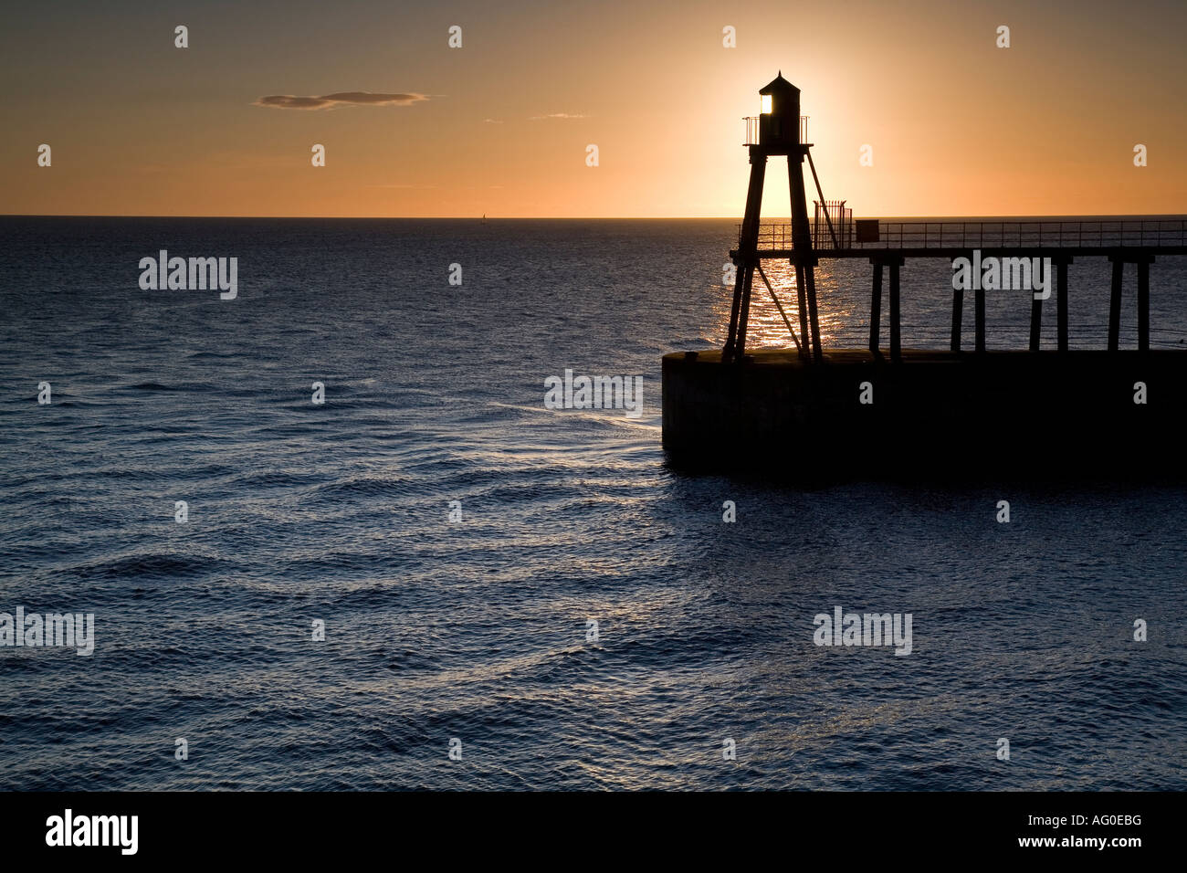 Whitby pier silhouette hi-res stock photography and images - Alamy