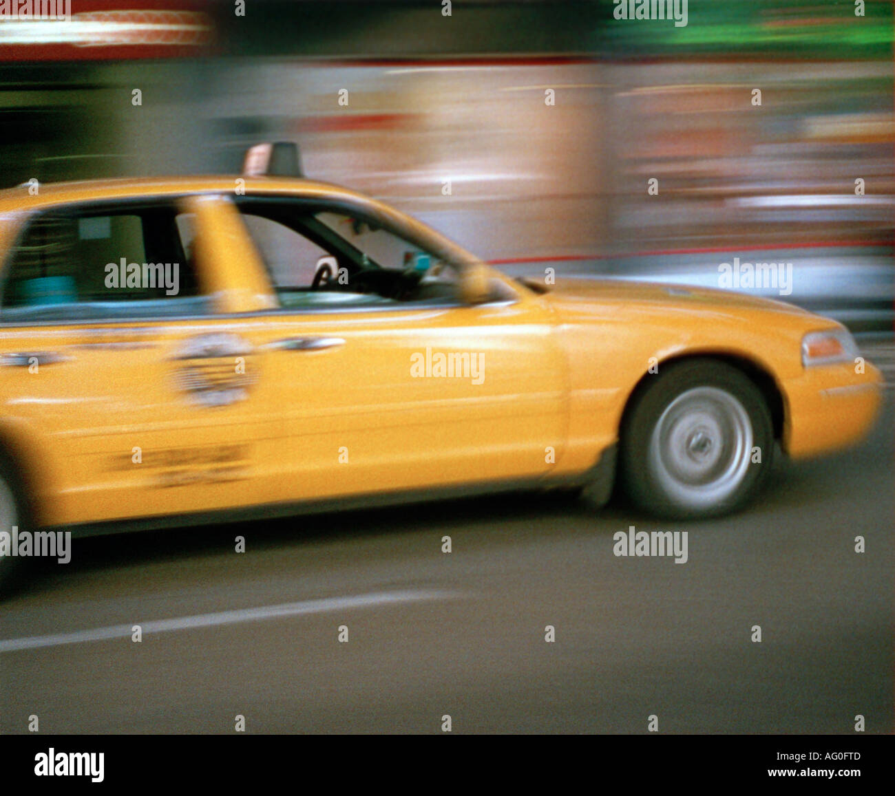 Chicago yellow cab hi-res stock photography and images - Alamy