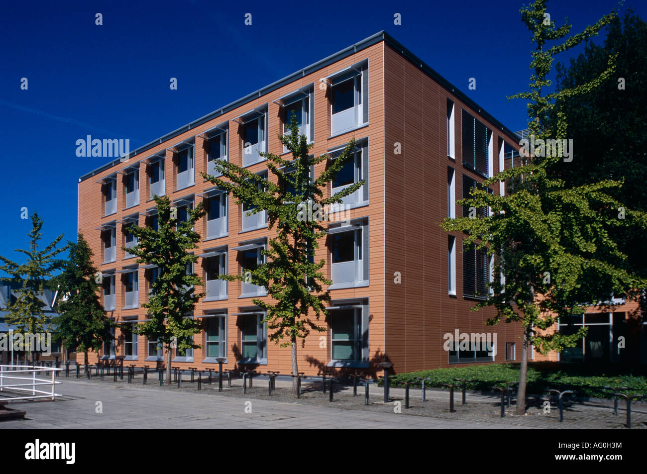 Cambridge university faculty of english hi-res stock photography and ...