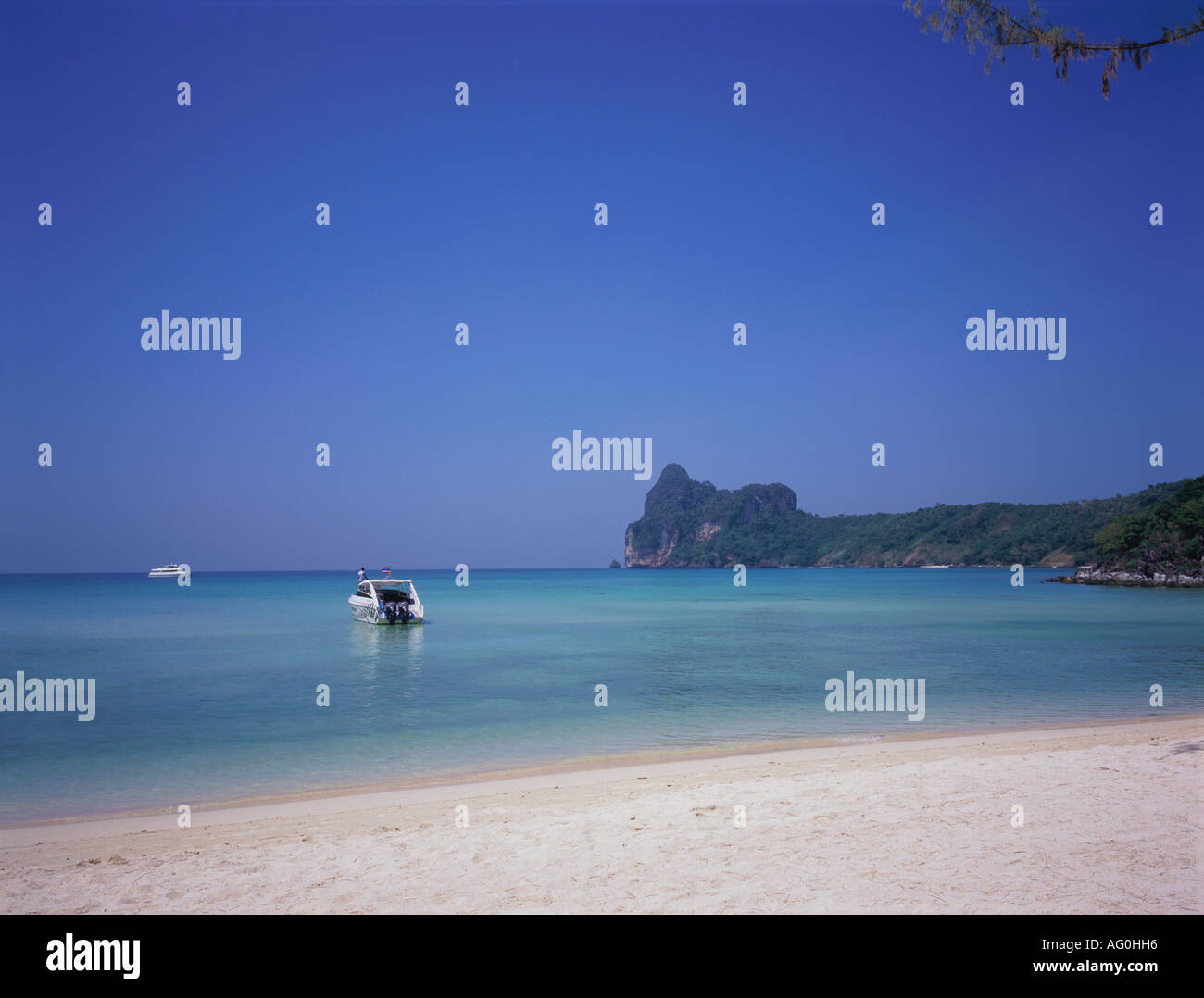 Pi Pi Island Stock Photo - Alamy