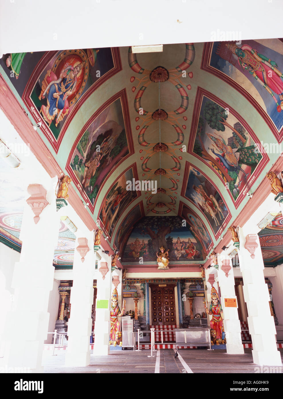 Sri Mariamman Temple Stock Photo - Alamy