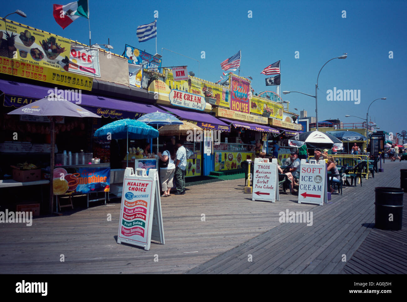 Stalls shops restaurants along boardwalk hi-res stock photography and ...