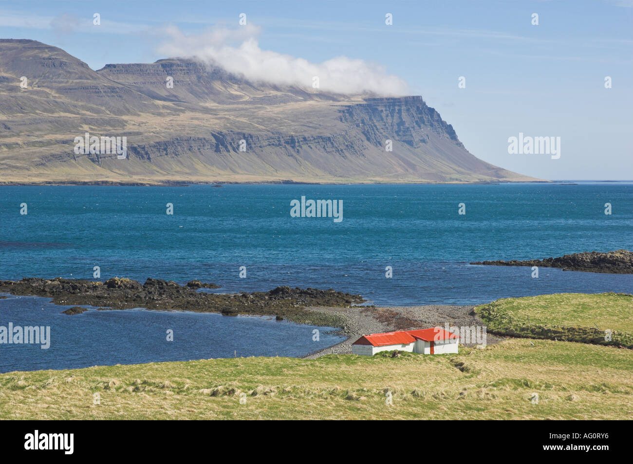 Grass roofed farm buildings hi-res stock photography and images - Alamy