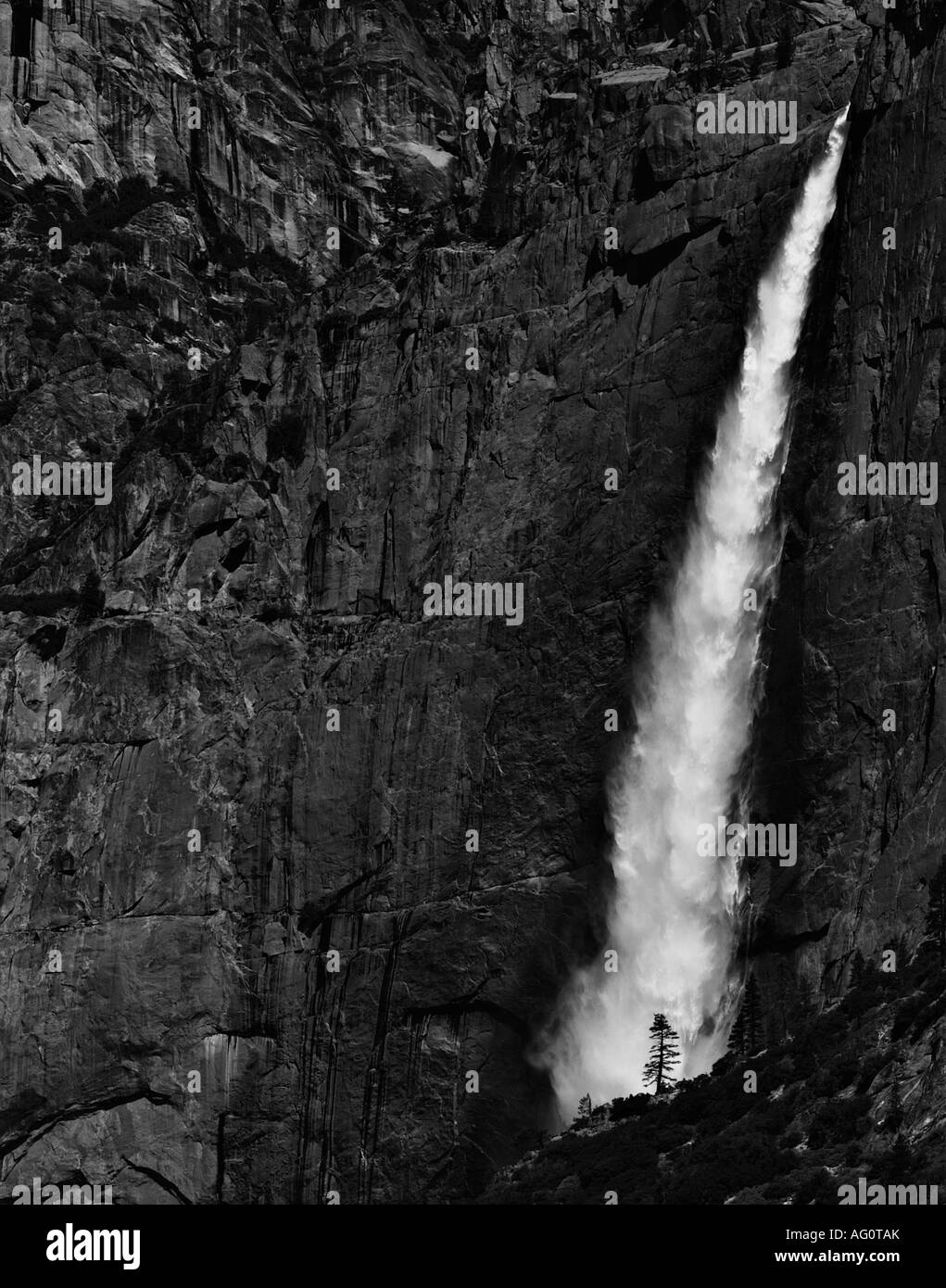 Yosemite national park spring Black and White Stock Photos & Images - Alamy