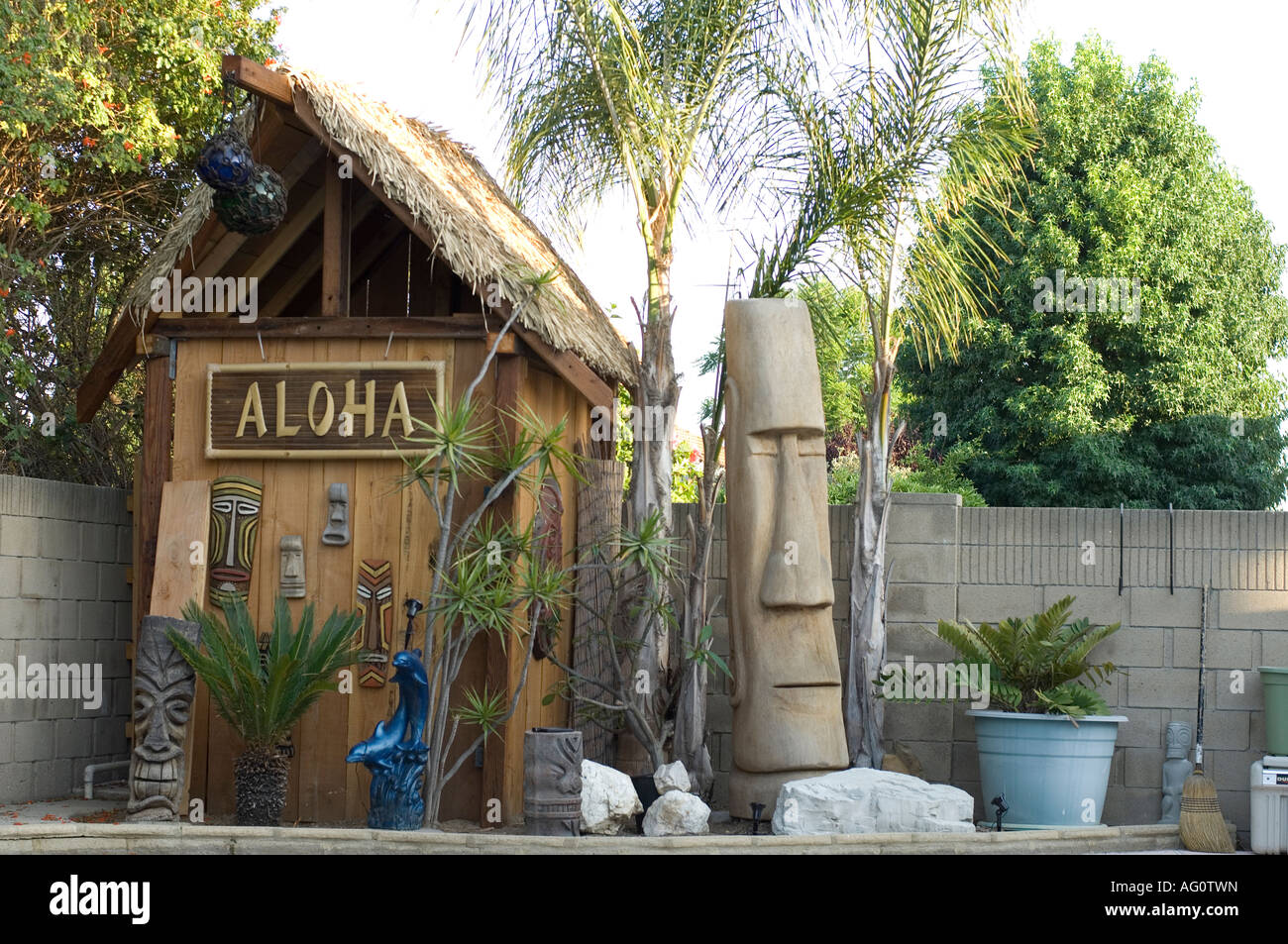 Tiki pool hi-res stock photography and images - Alamy