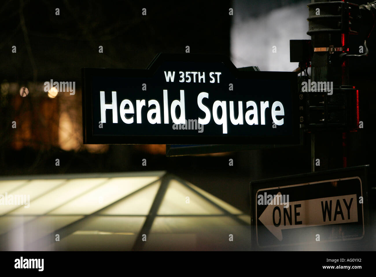 West 35th street hi-res stock photography and images - Alamy