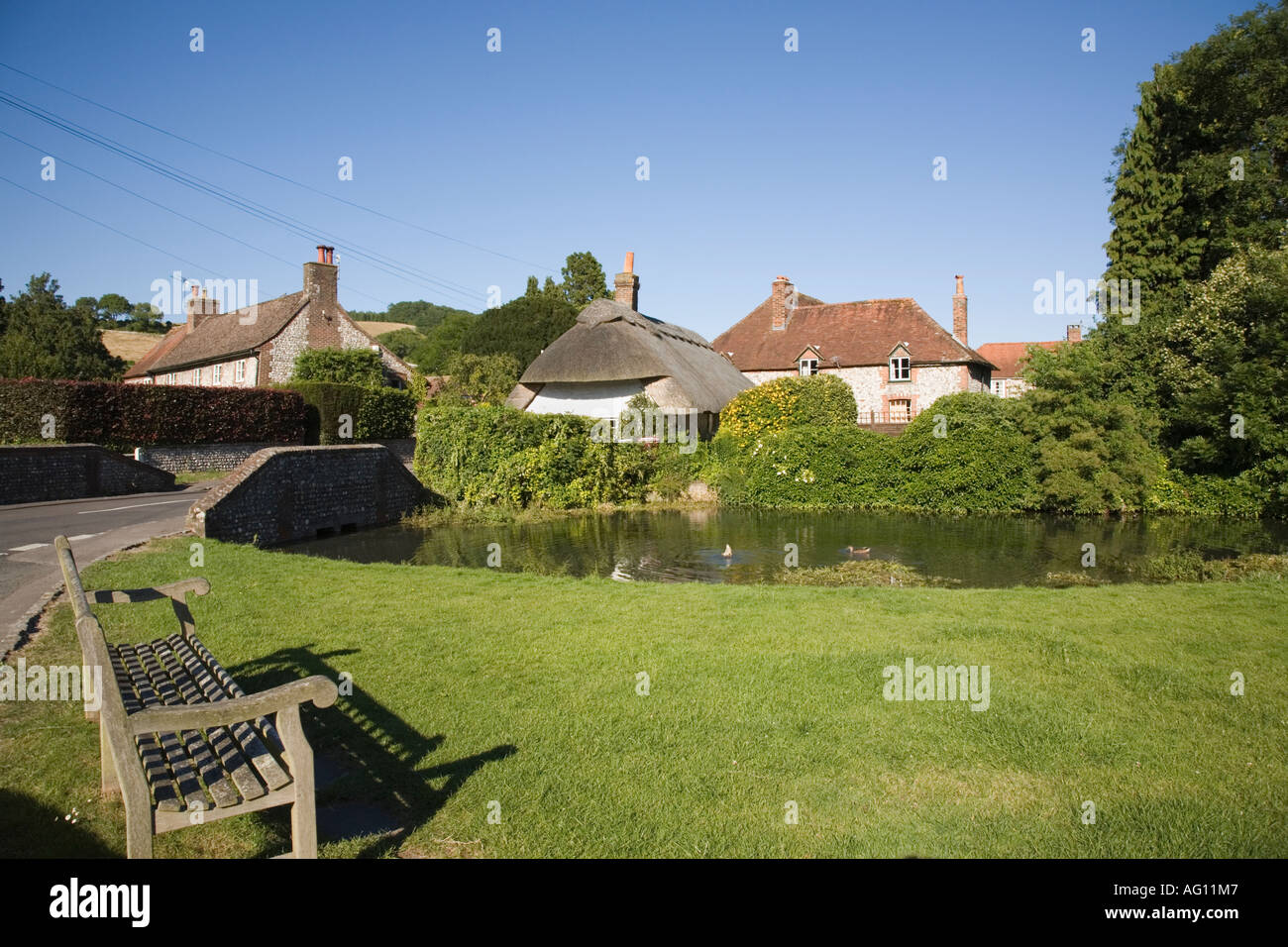 Singleton typical west sussex village hi-res stock photography and ...