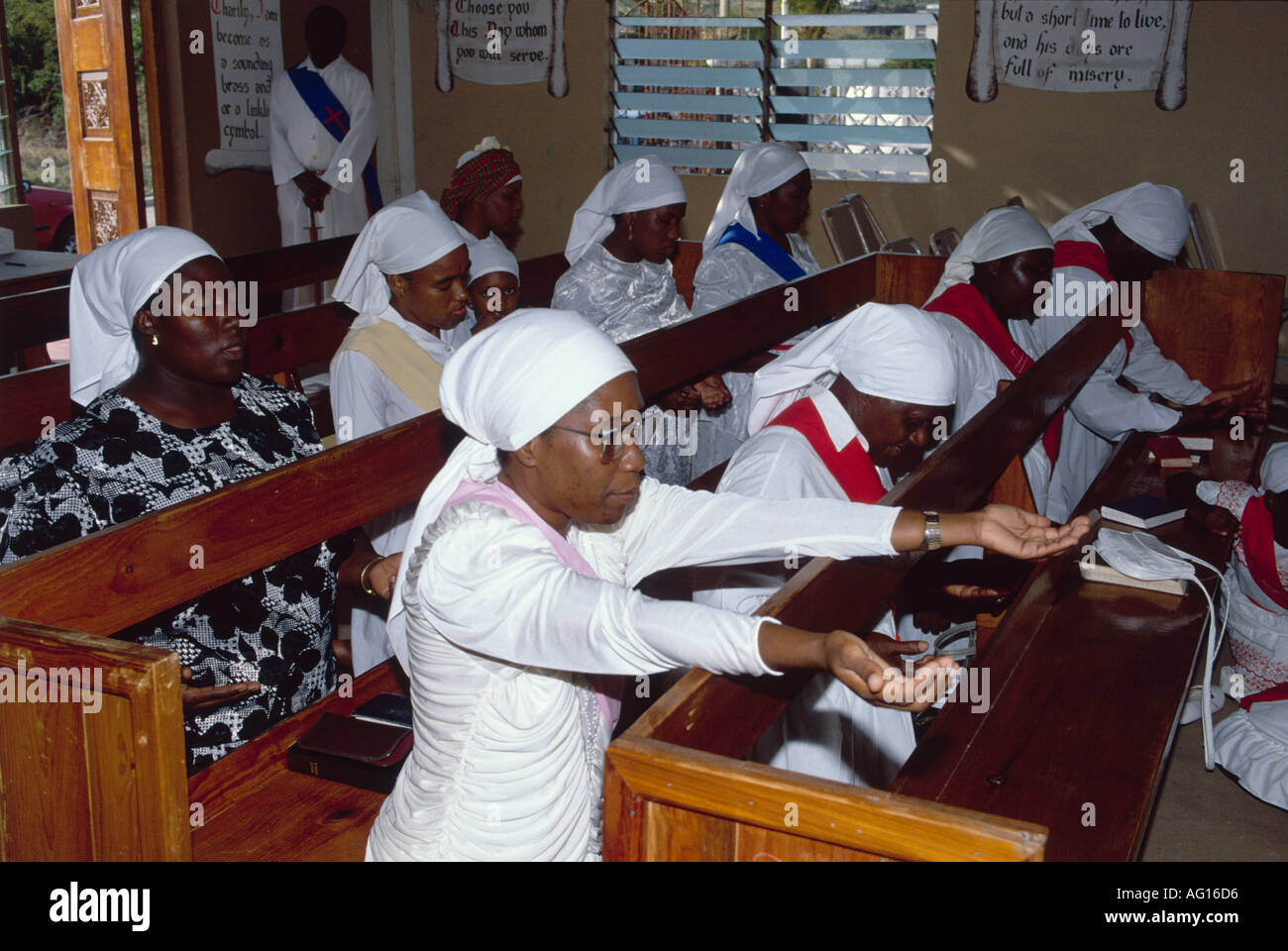 Members of the congregation at worship and prayer Stock Photo - Alamy