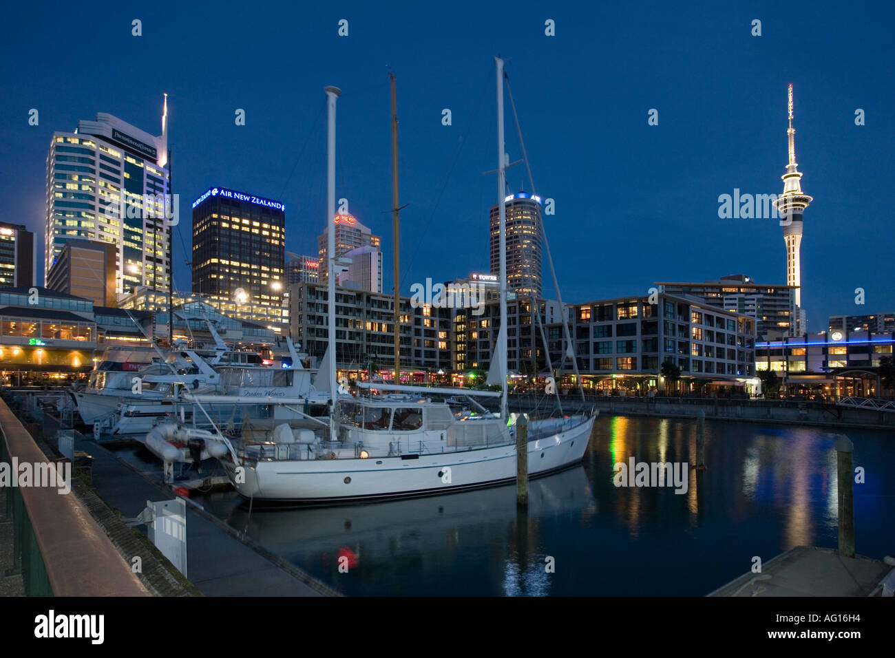 Auckland city nightlife hi-res stock photography and images - Alamy