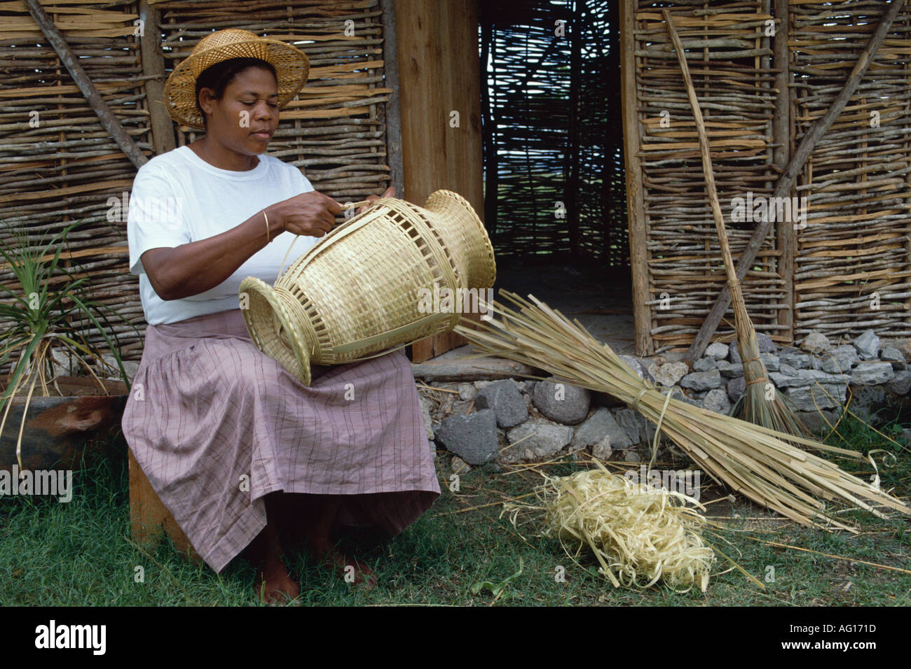 Making a bamboo basket at the Choiseul Arts and Crafts Centre in the ...