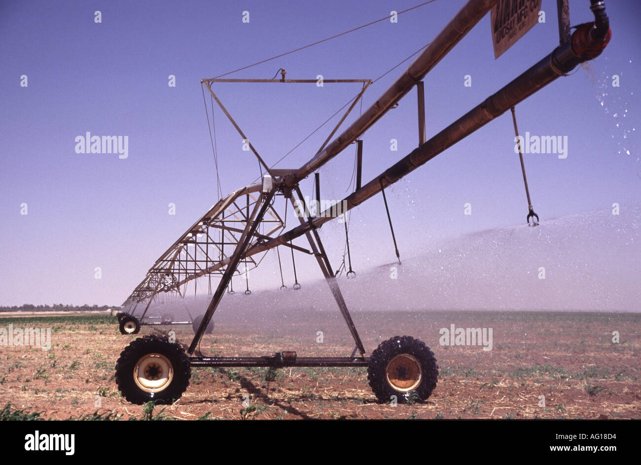 irrigation plant agriculture libya desert Sahara Stock Photo - Alamy