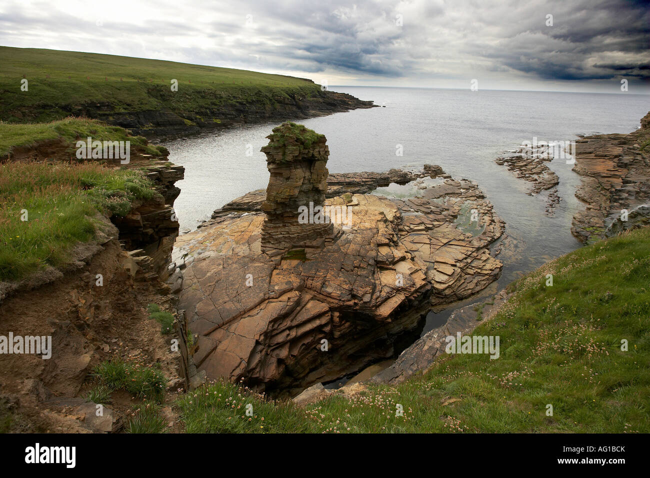 Sea stack and rocky coast of Yesnaby near the Brock of Borwick Orkney ...