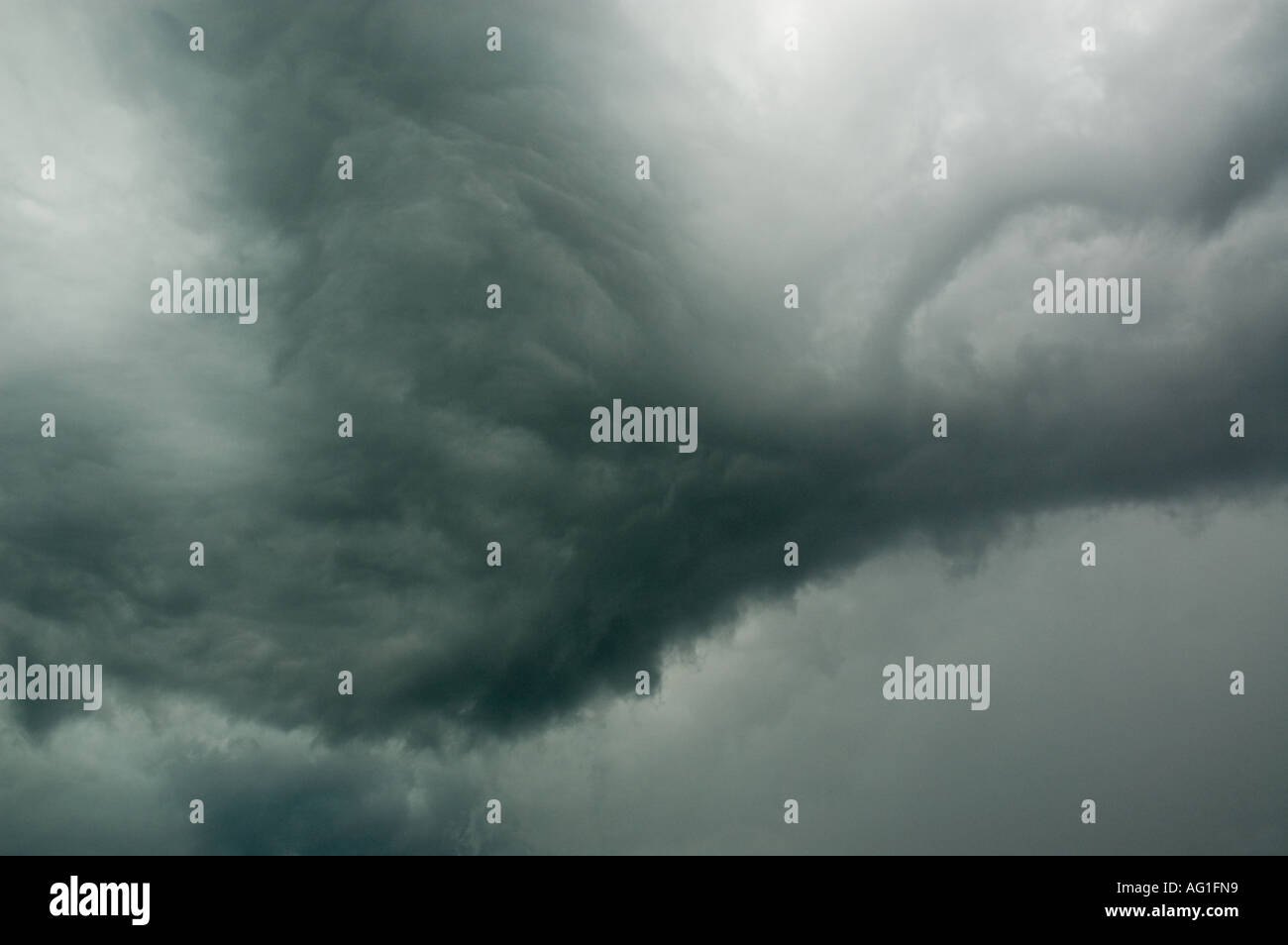 Storm clouds forming just before summer storm Stock Photo - Alamy