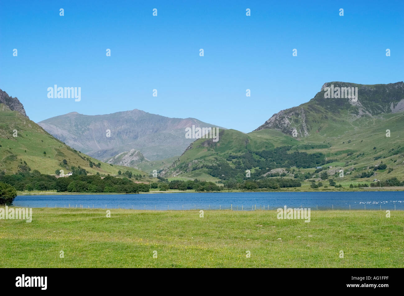 Mount Snowdon, Llyn cwellyn Stock Photo - Alamy