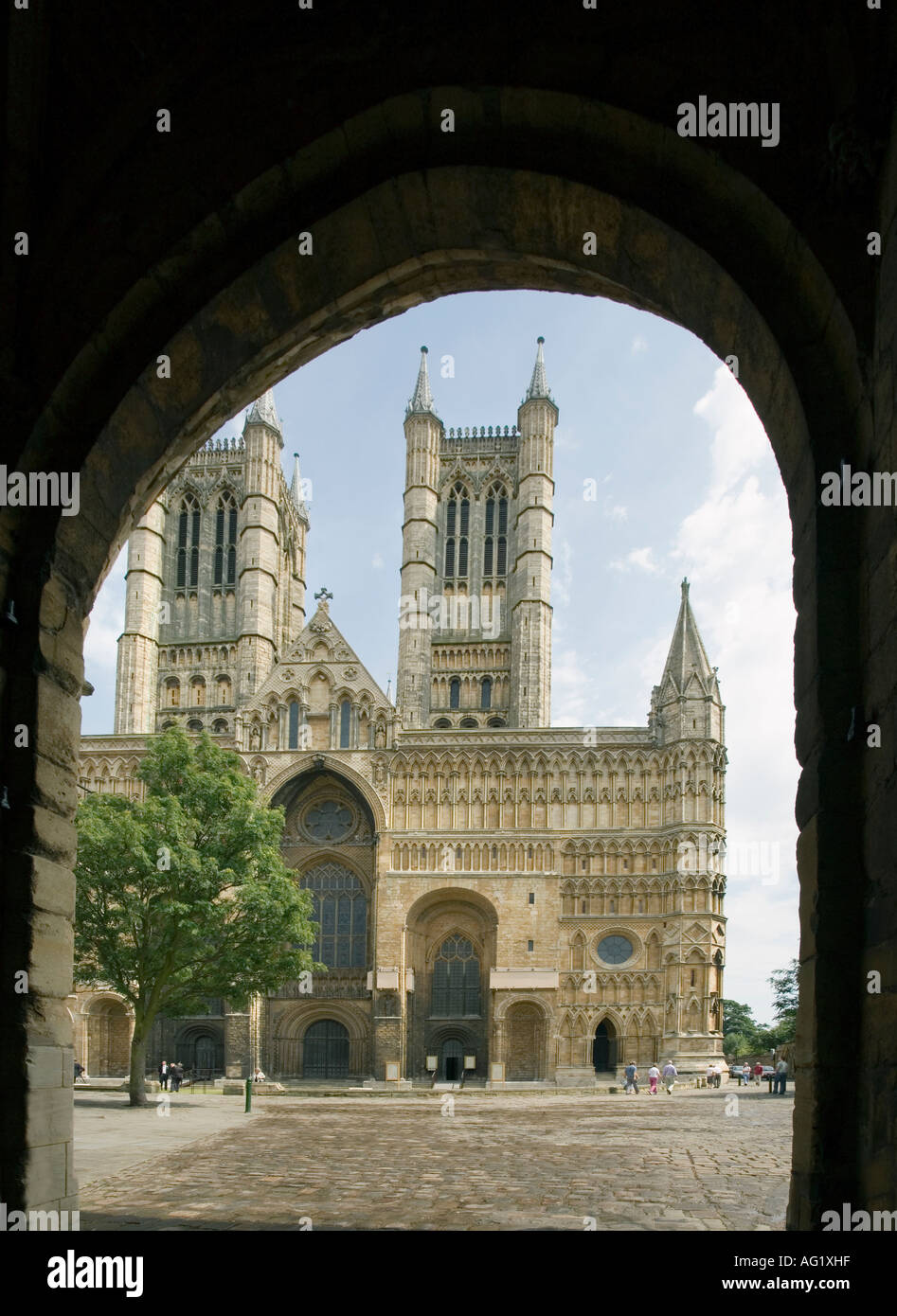 Lincoln cathedral centre tower hi-res stock photography and images - Alamy