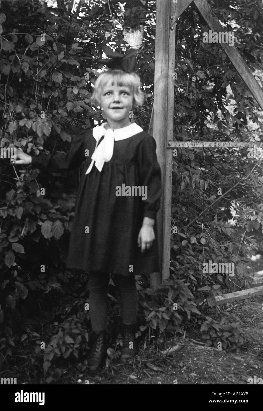1930s child children hi-res stock photography and images - Alamy