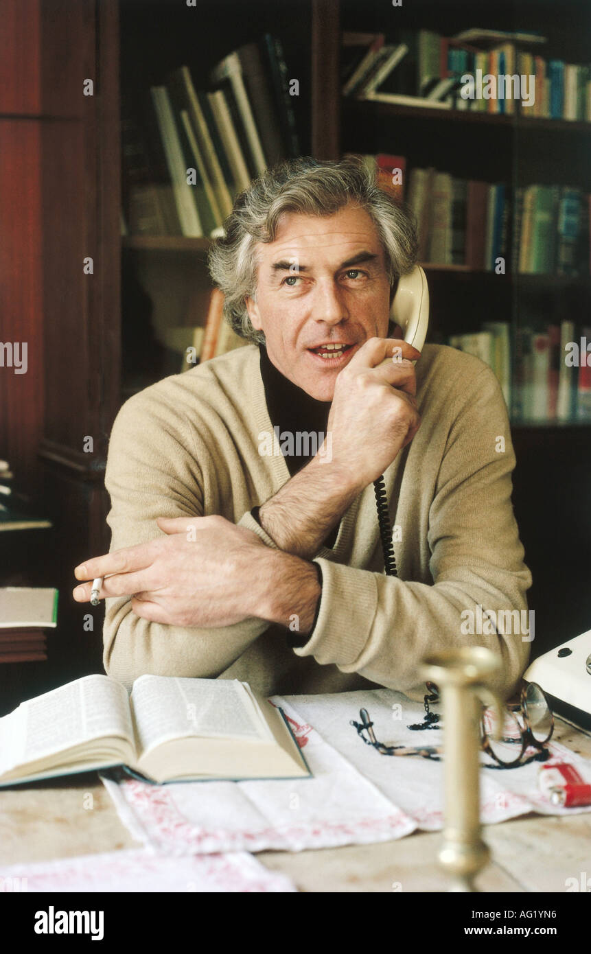 Cameron, David, 21.1.1933 - 7.8.2012, British actor, half length ...