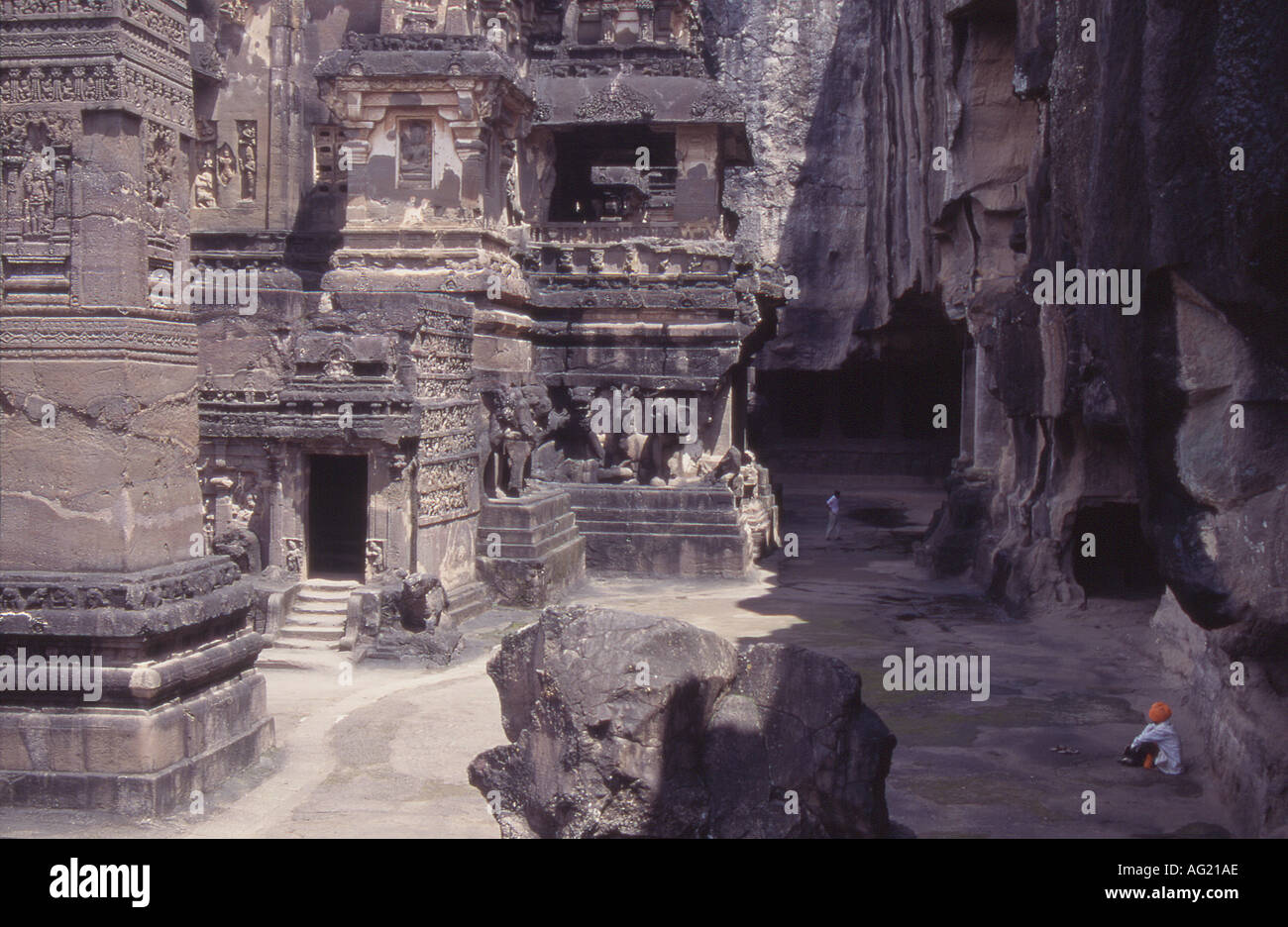 Ellora caves painting hi-res stock photography and images - Alamy