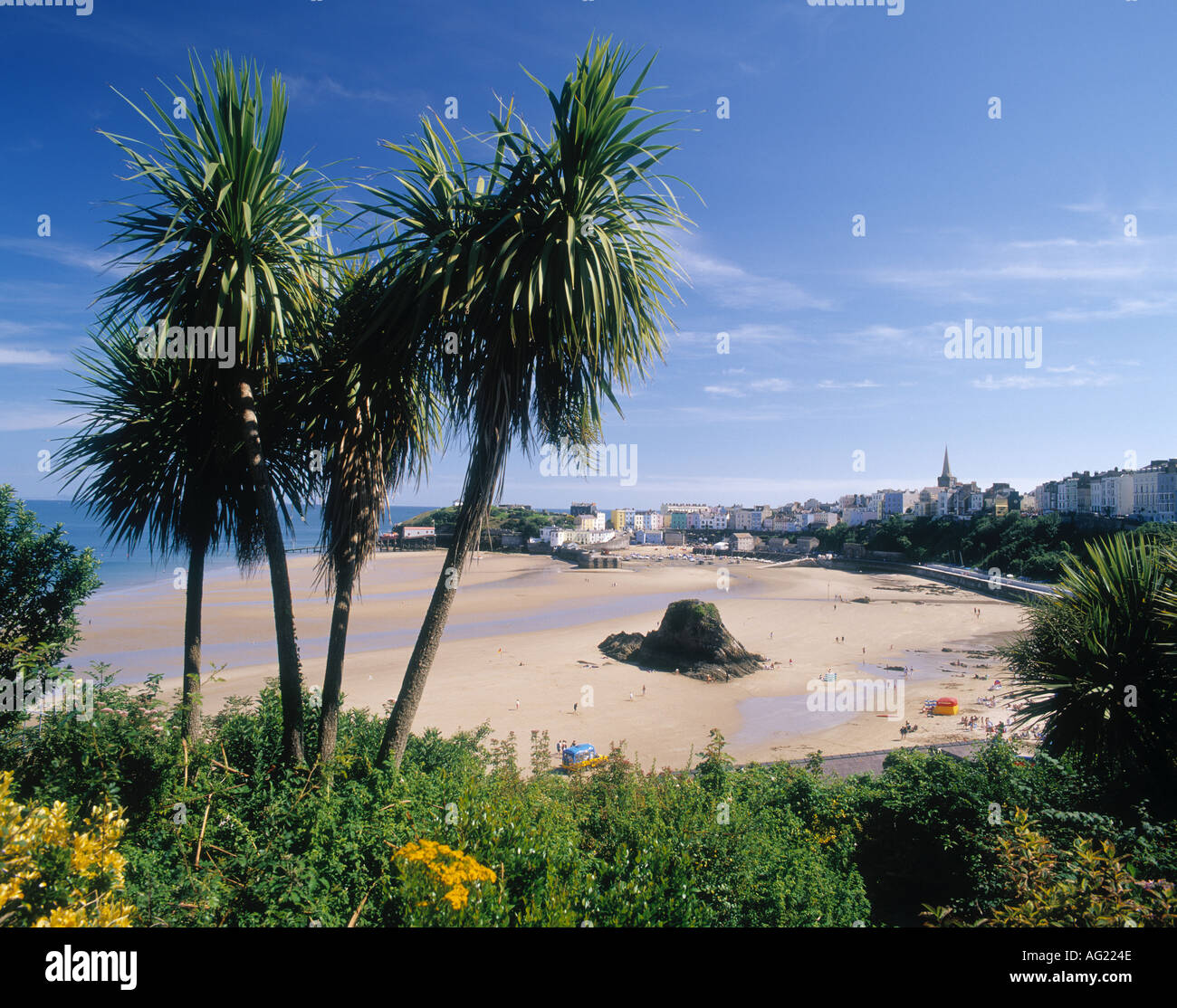 North Beach Tenby Pembrokeshire Wales Stock Photo - Alamy