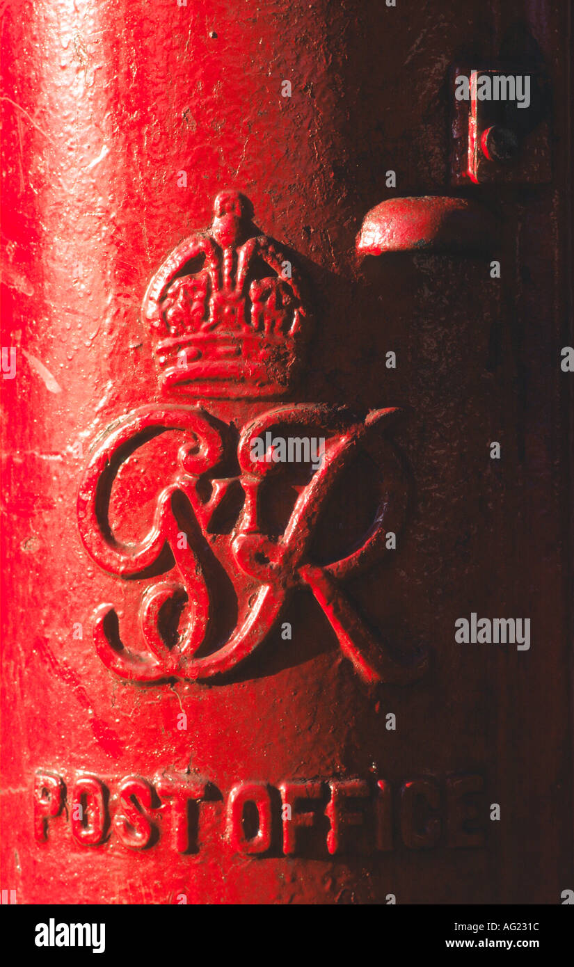 Pillar box in UK George 6th emblem Stock Photo - Alamy