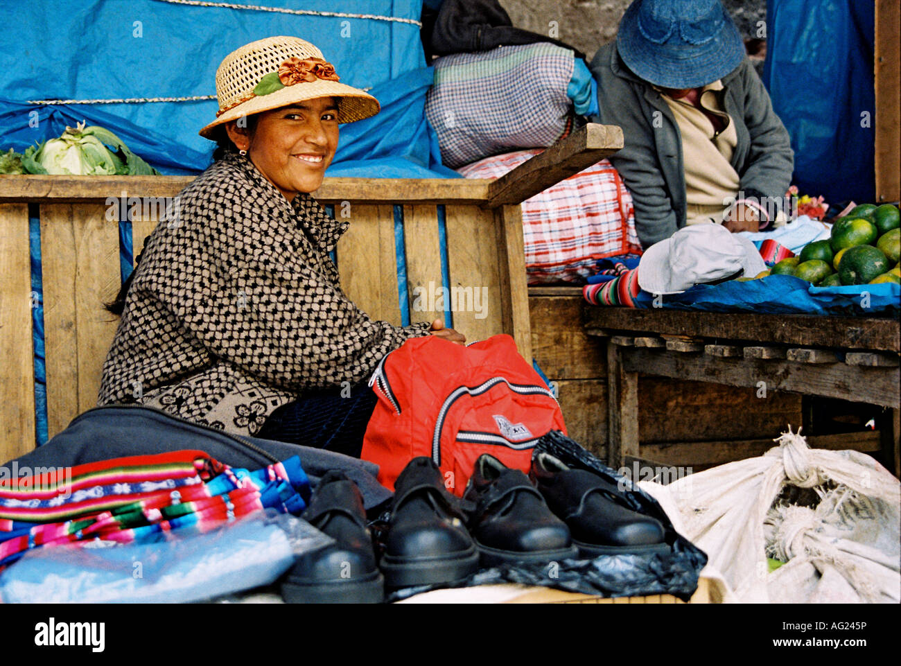 Shoes market hi-res stock photography and images - Alamy