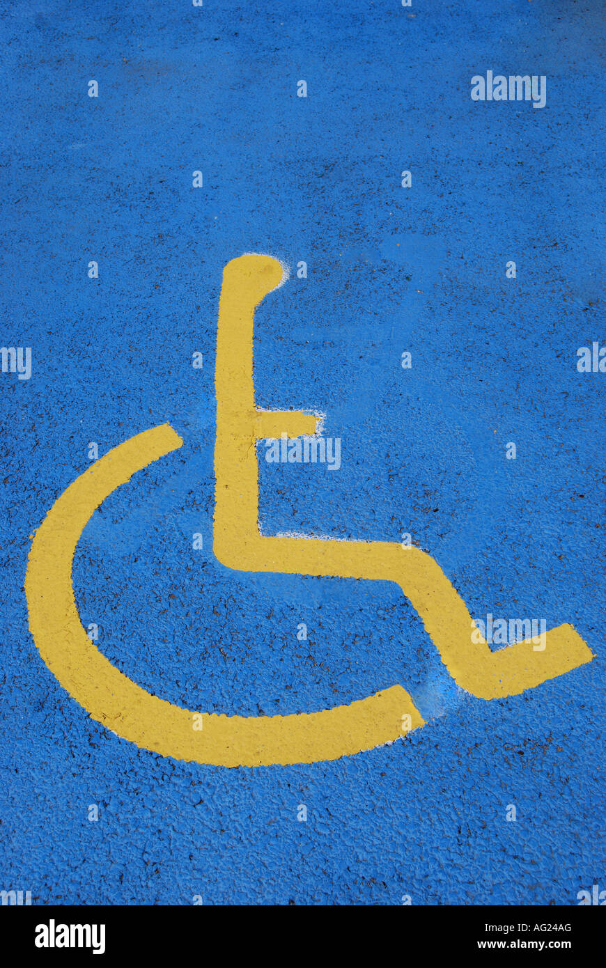 Disabled parking bay sign, Staines-upon-Thames, Middlesex, England ...