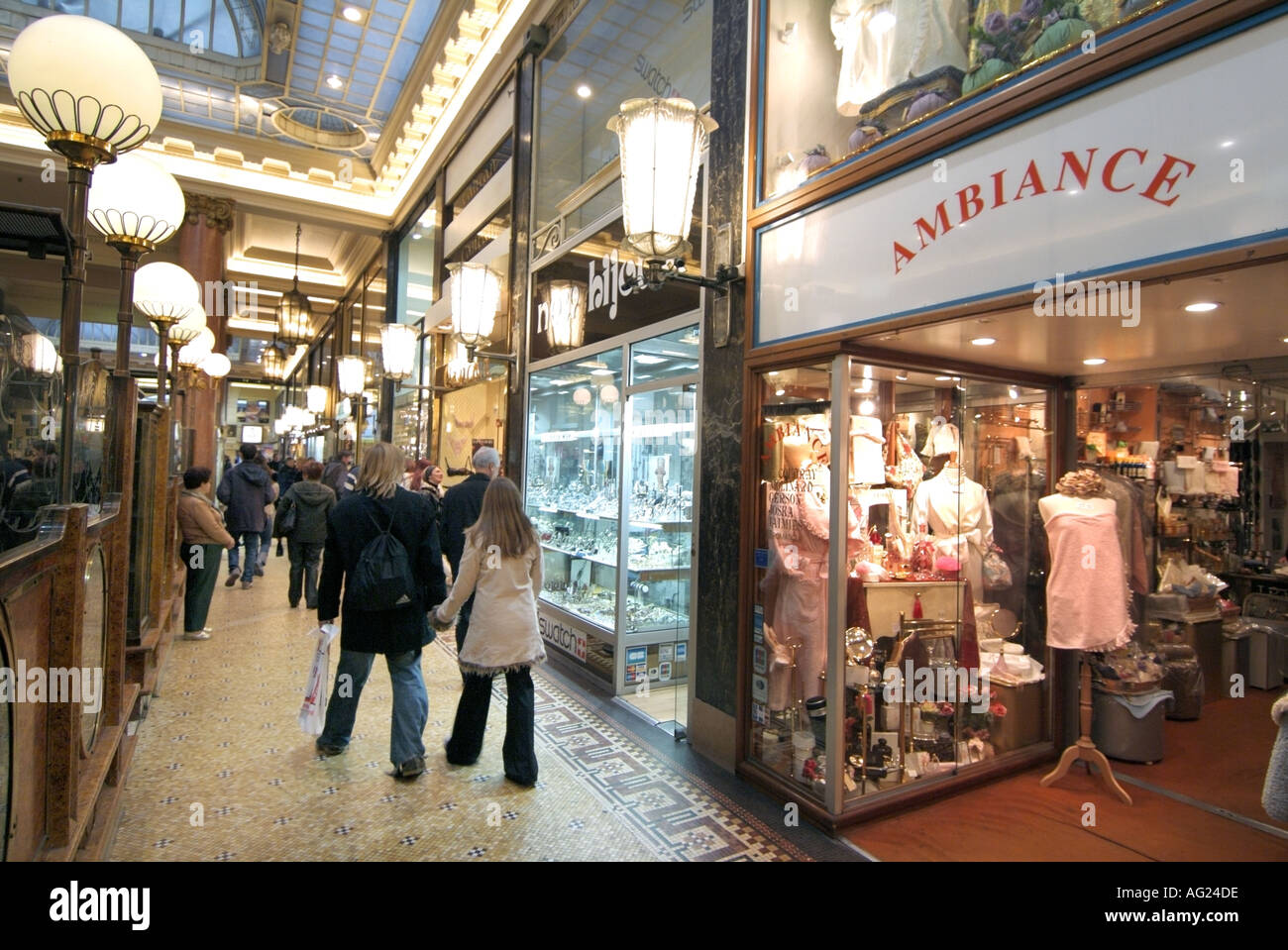 Parisian shopping arcades hi-res stock photography and images - Alamy