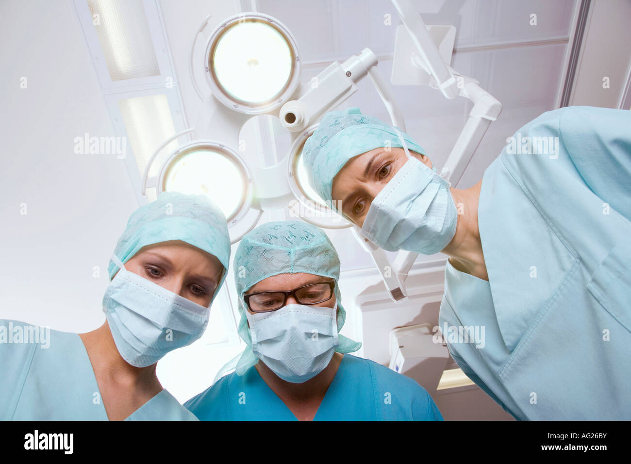 Surgery team in the operating room Stock Photo - Alamy